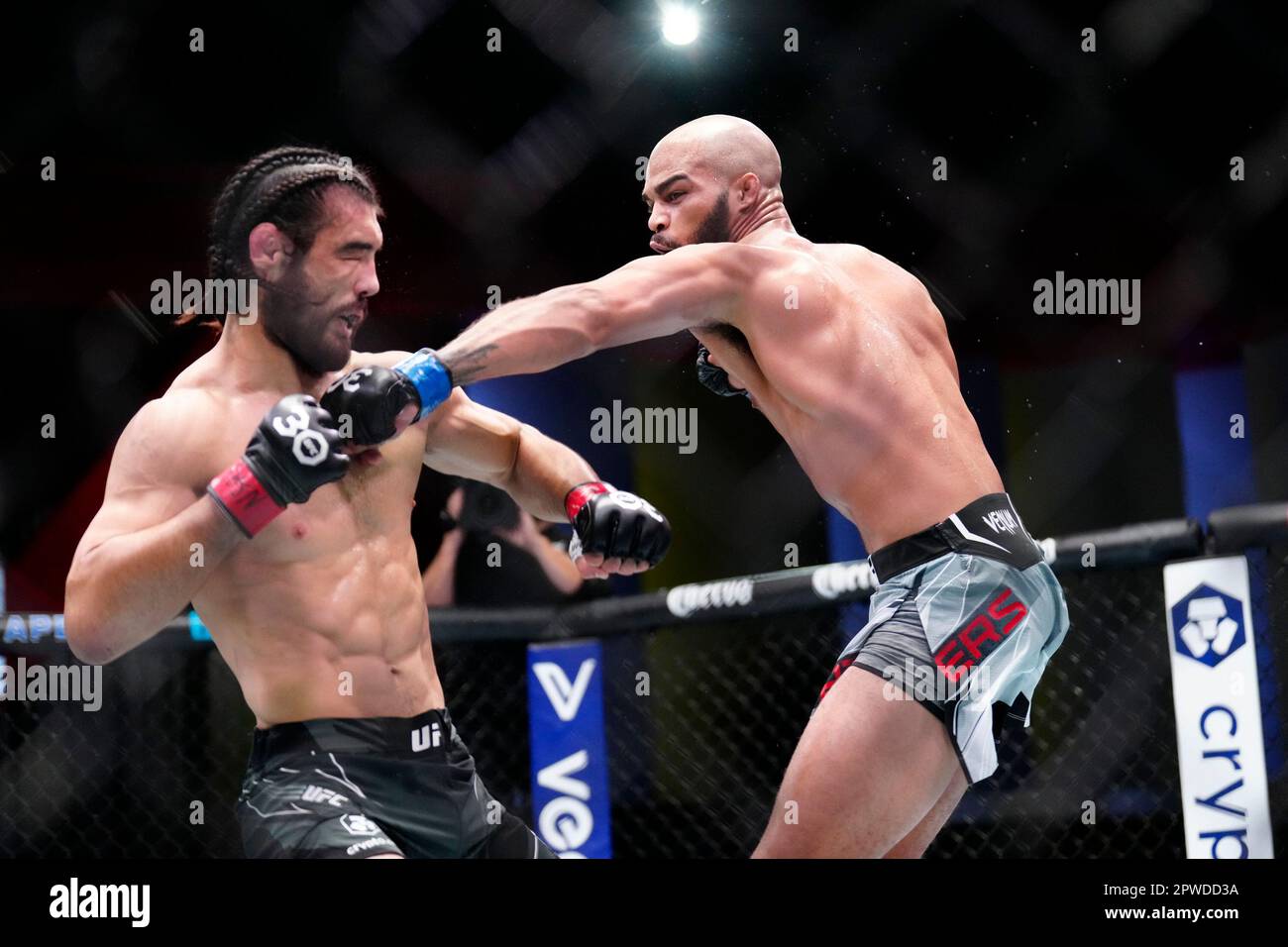Josh quinlan hi-res stock photography and images - Alamy
