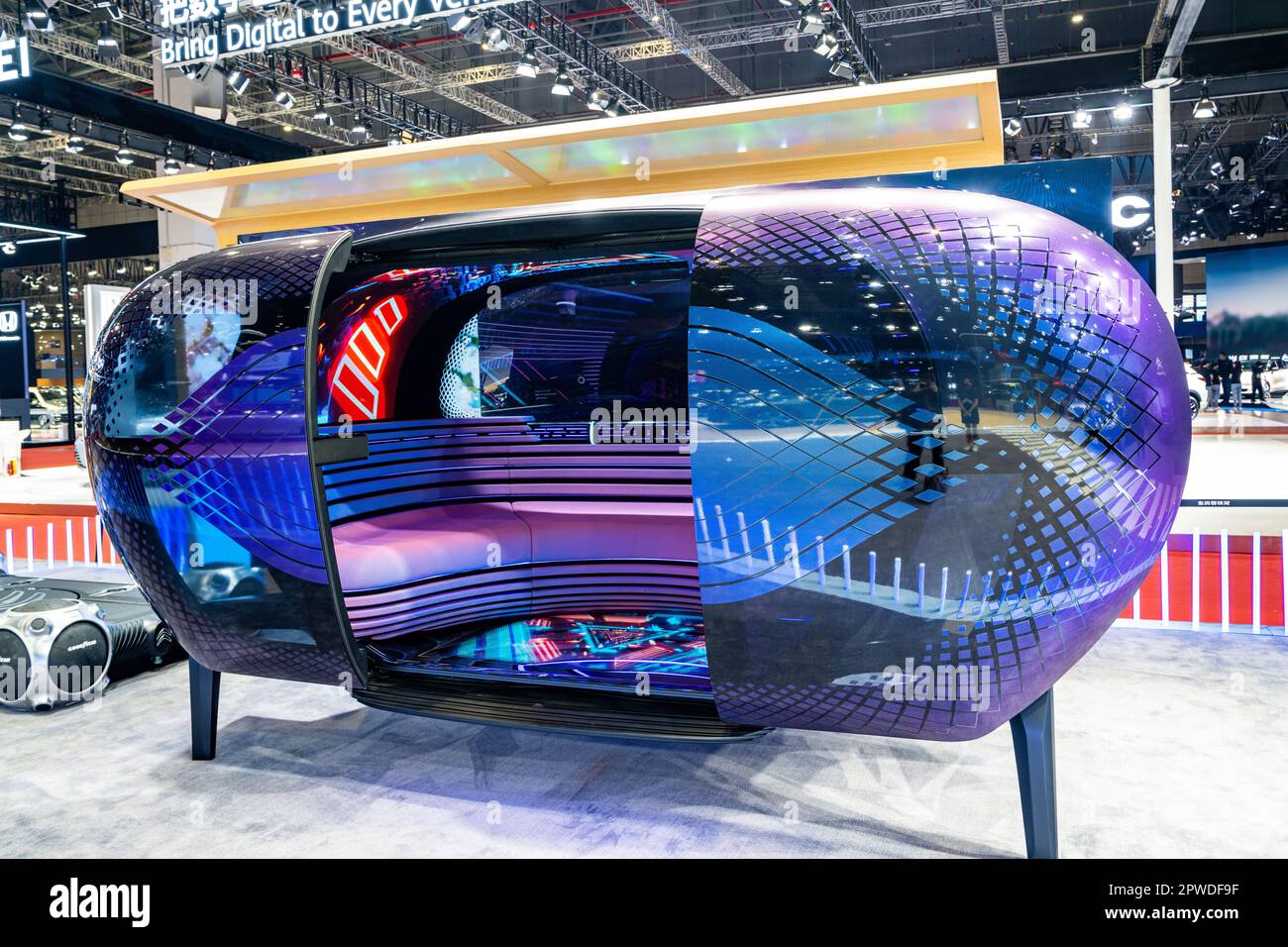 The Cozy Capsule a China designed pod part of the Citroën Autonomous ...