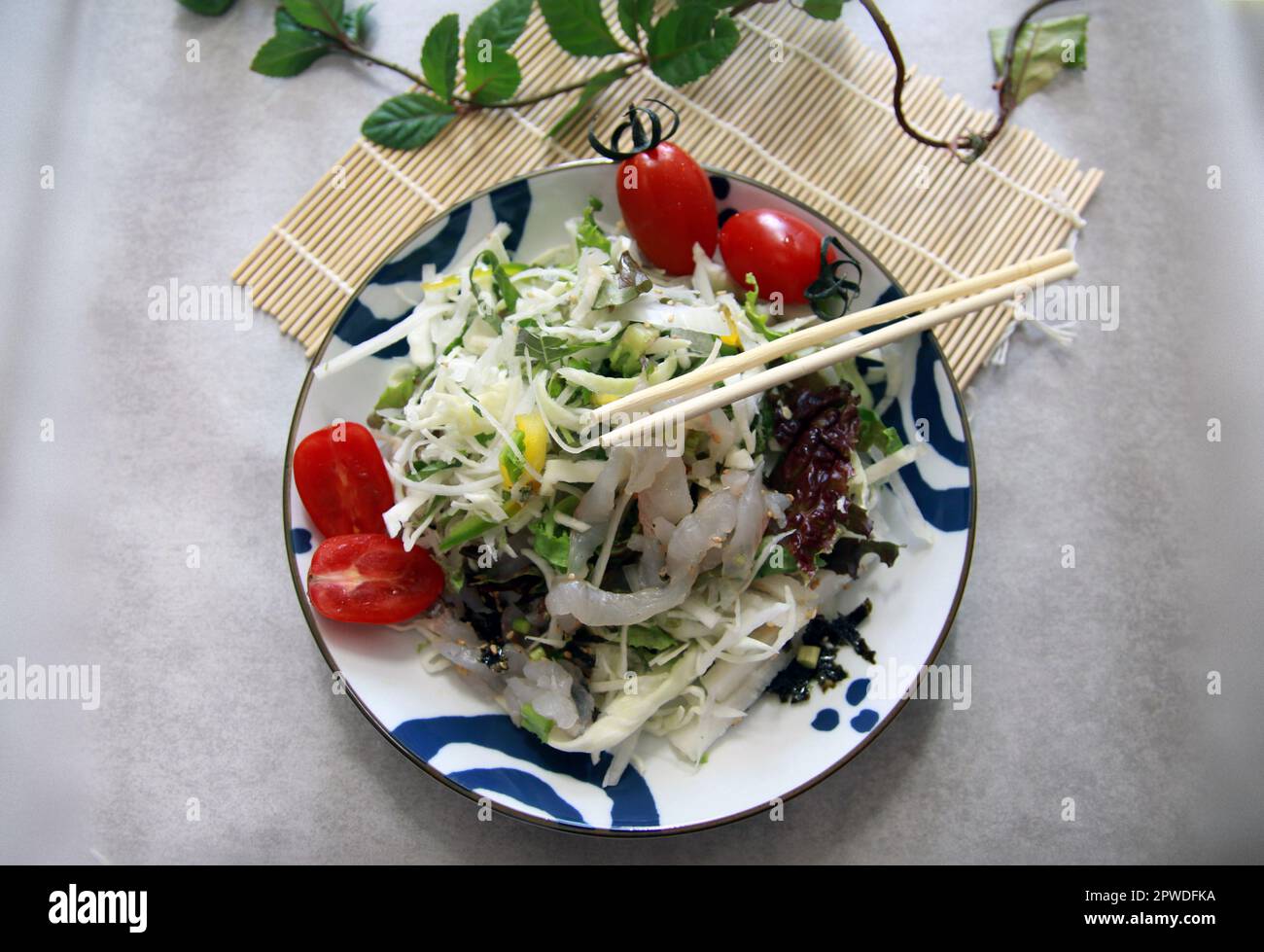 Healthy Korean food sashimi salad, sashimi rice bowl, healthy korean ...