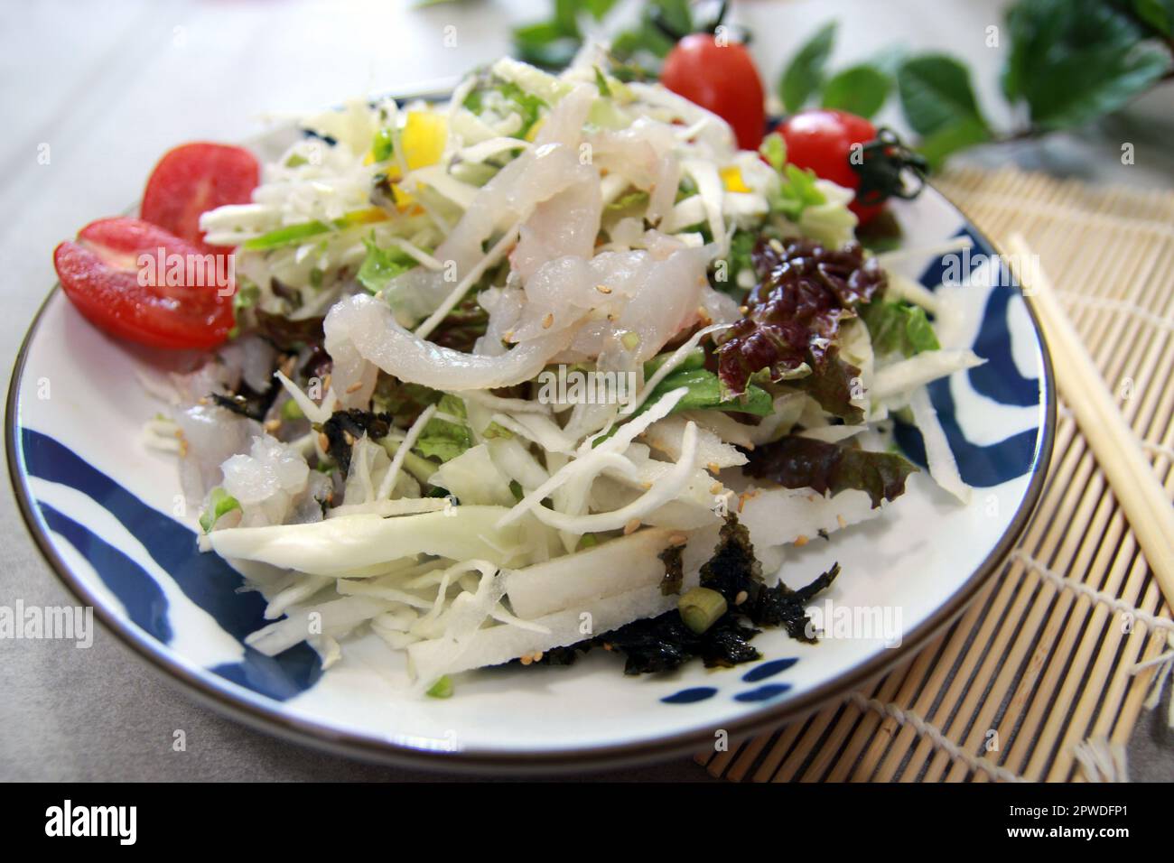Healthy Korean food sashimi salad, sashimi rice bowl, healthy korean ...