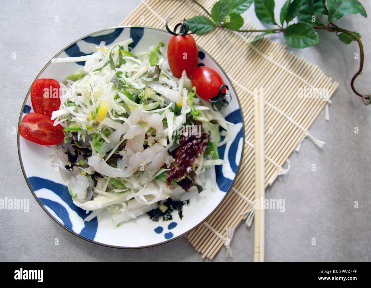 Healthy Korean food sashimi salad, sashimi rice bowl, healthy korean ...