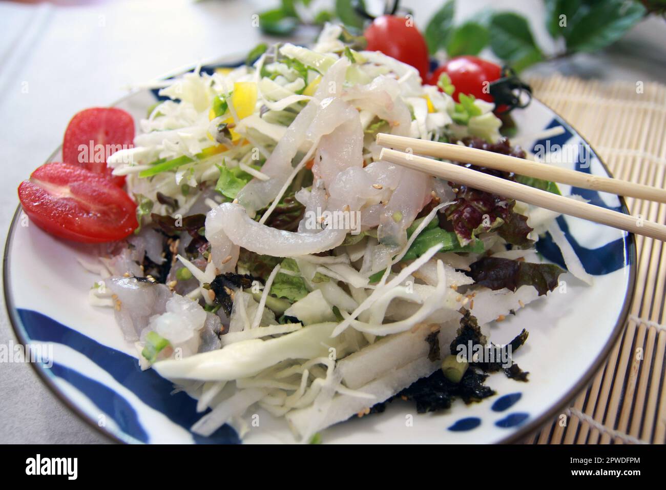 Healthy Korean food sashimi salad, sashimi rice bowl, healthy korean ...