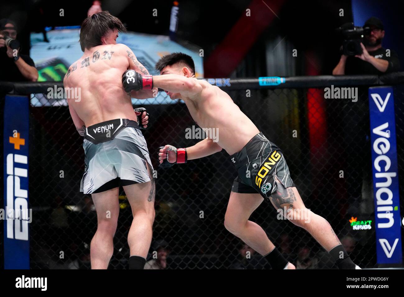 LAS VEGAS, NV - April 29: Song Yadong and Ricky Simon fight in a ...