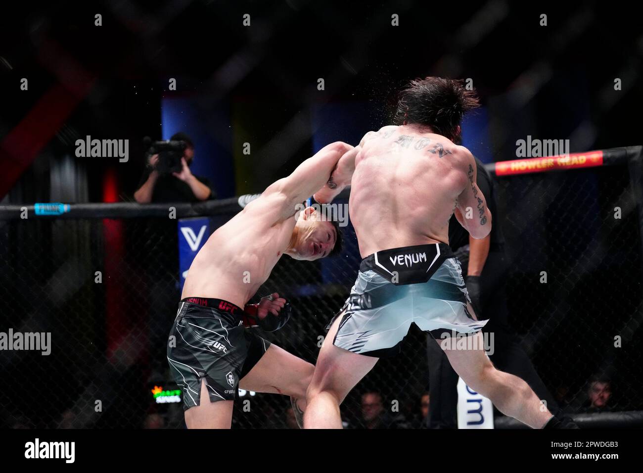 LAS VEGAS, NV - April 29: Song Yadong and Ricky Simon fight in a ...