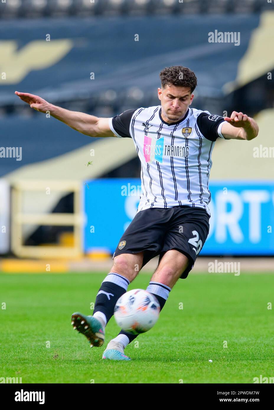 Nottinghamingham county fc v york city fc hi-res stock photography and ...