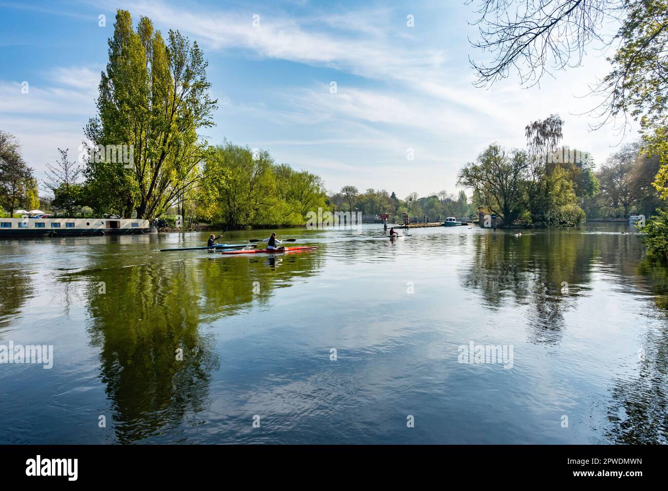 A view along The Right Thames at Reading in Berkshire, UK. A quiet and ...