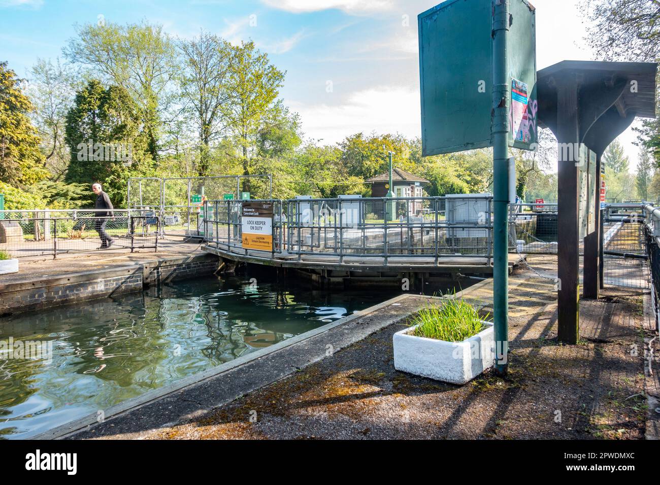 Water held back by a gate at Caversham Lock on The River Thames at ...