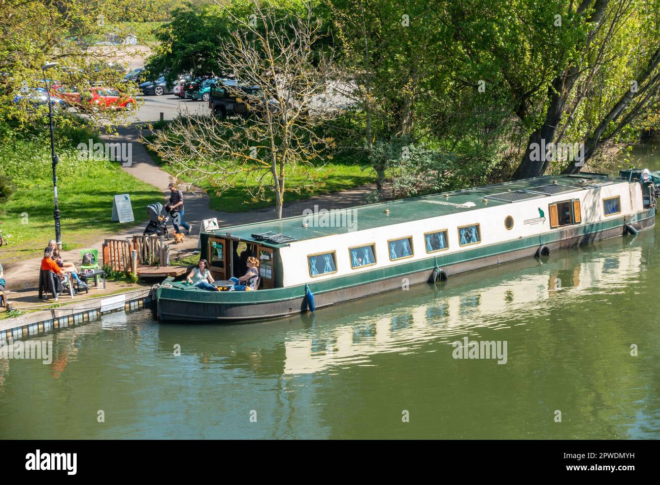 Whittington's Tea Barge moored on the banks of The River Thames at ...