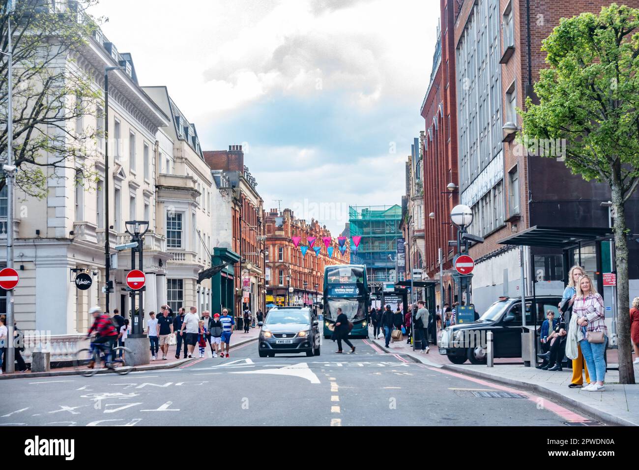 A view down Station Road in Reading, UK Stock Photo - Alamy