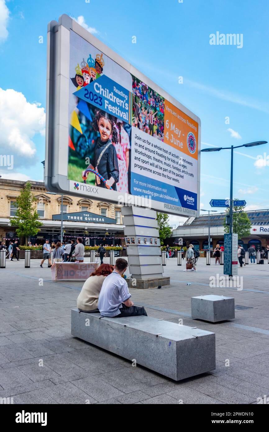 Digital billboard uk hi-res stock photography and images - Alamy