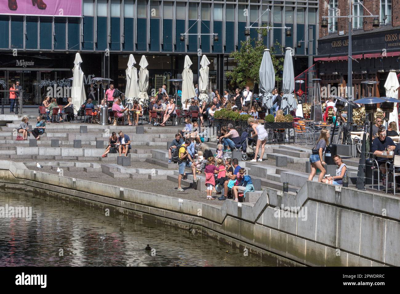 People sitting in popular Vadestedet in bars, cafes and restaurants on ...