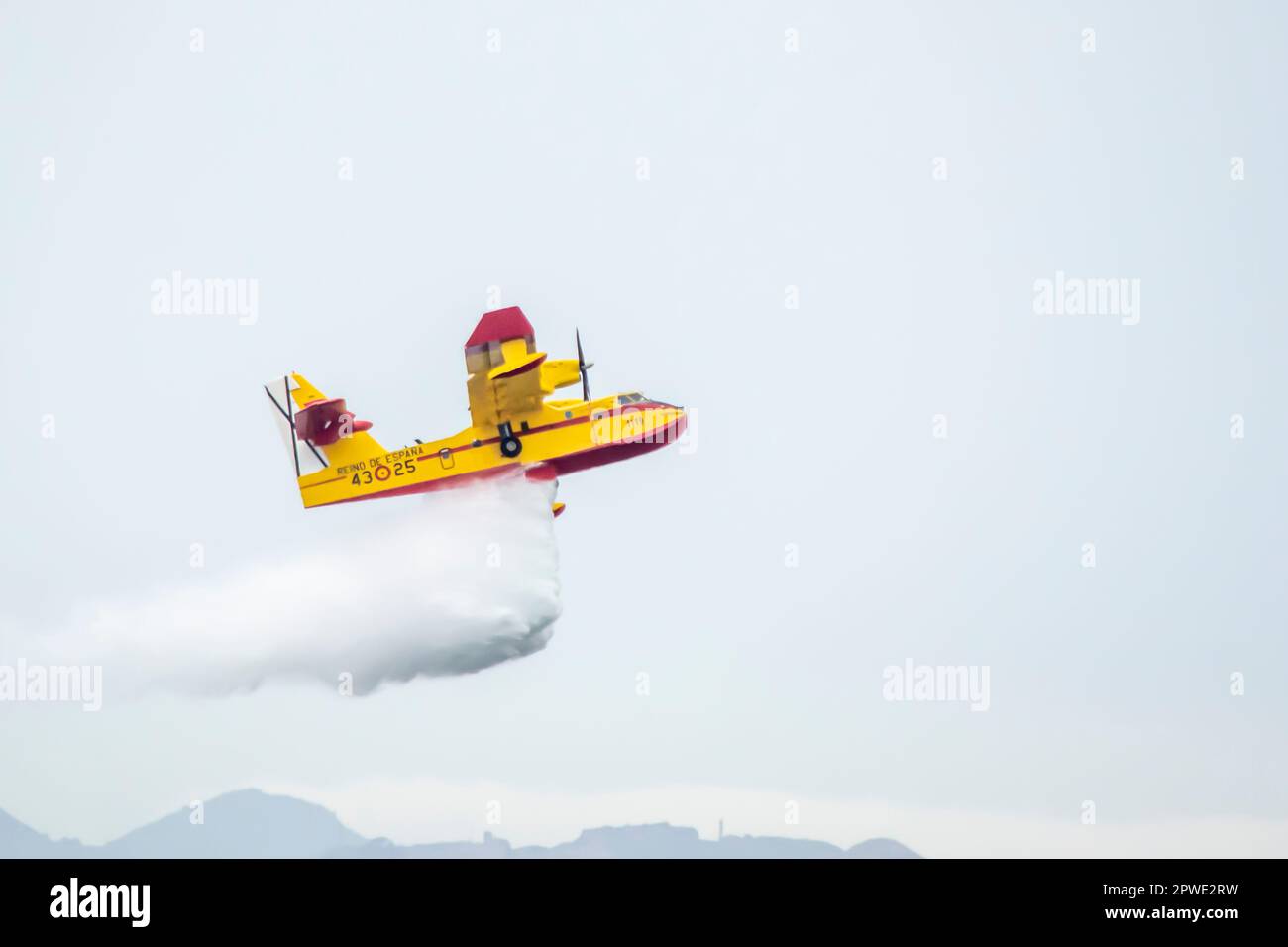 Demonstration of an Air and Space Army Canadair, belonging to the 43rd ...