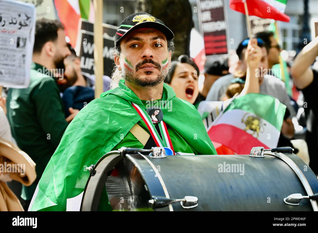 Iran flag protest london hi-res stock photography and images - Alamy