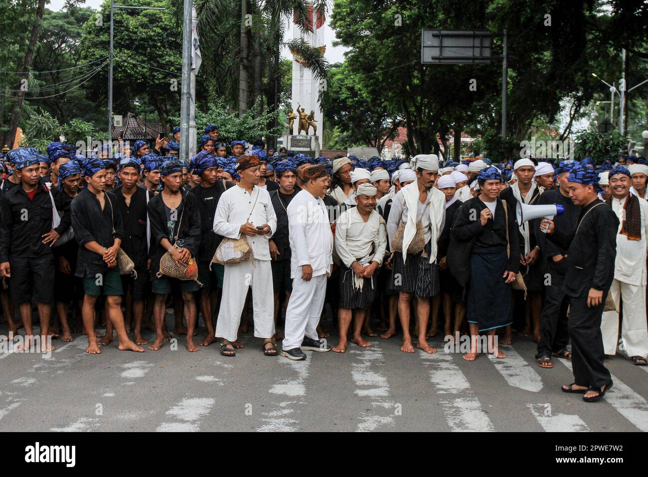 Serang, Indonesia. 29th Apr, 2023. Baduy people participate in a series ...