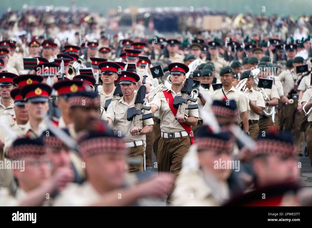 Members of the Armed Forces during a full tri-service and Commonwealth ...