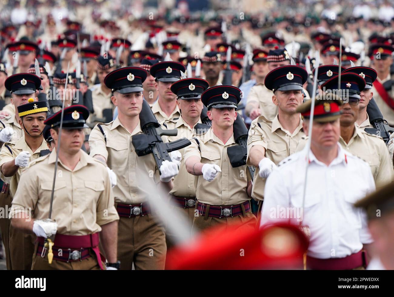 Members of the Armed Forces during a full tri-service and Commonwealth ...