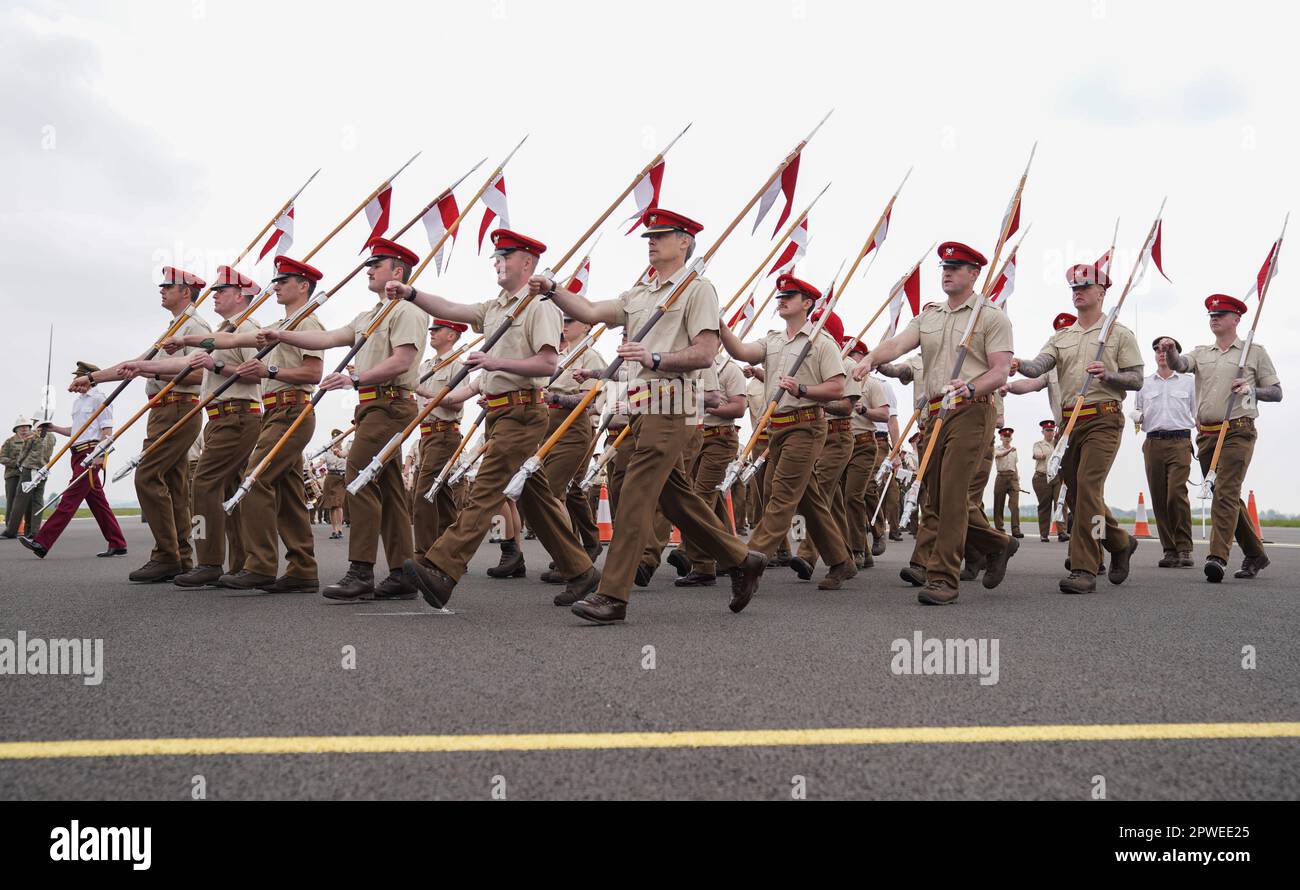 Members of the Armed Forces during a full tri-service and Commonwealth ...