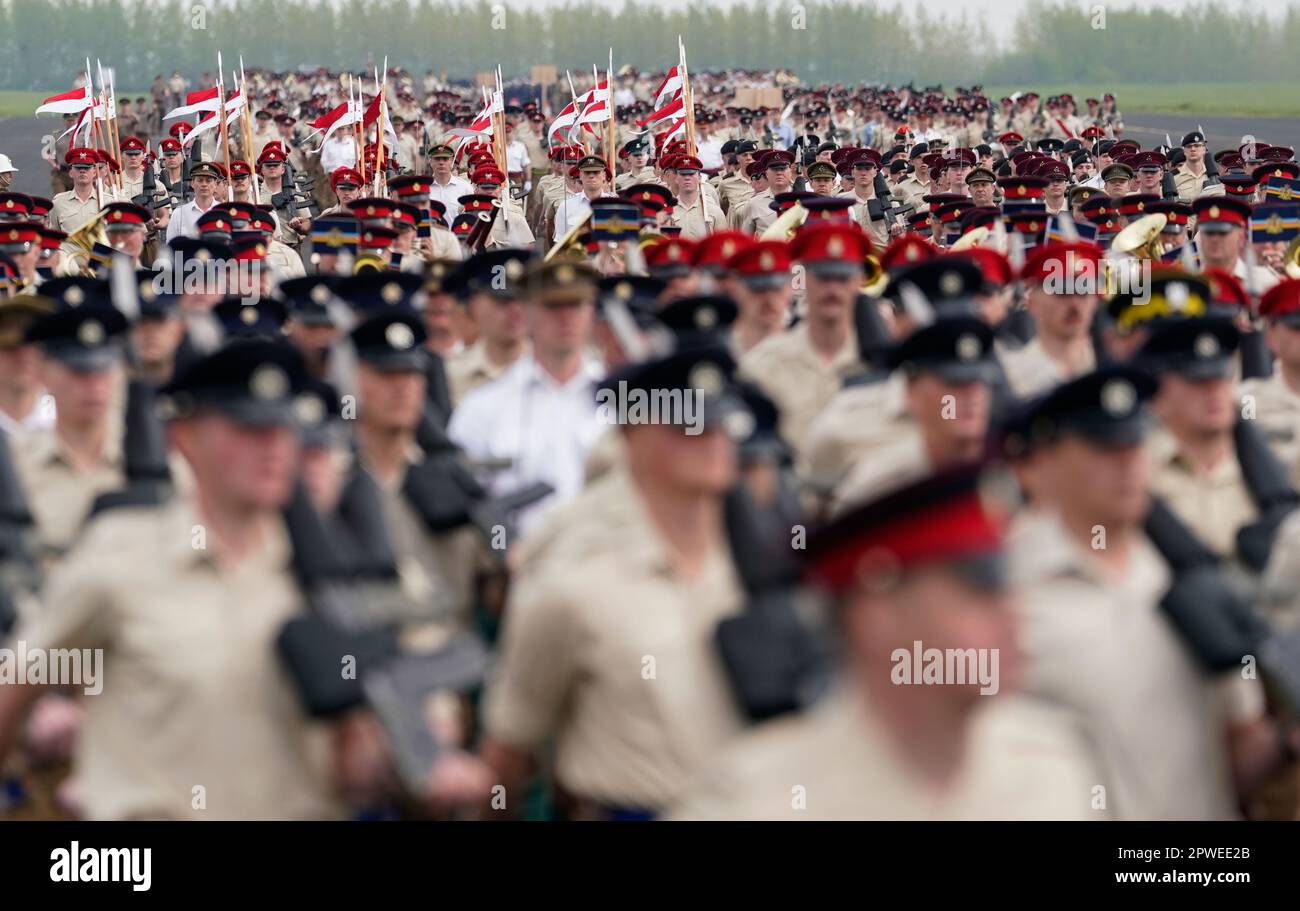 Members of the Armed Forces during a full tri-service and Commonwealth ...