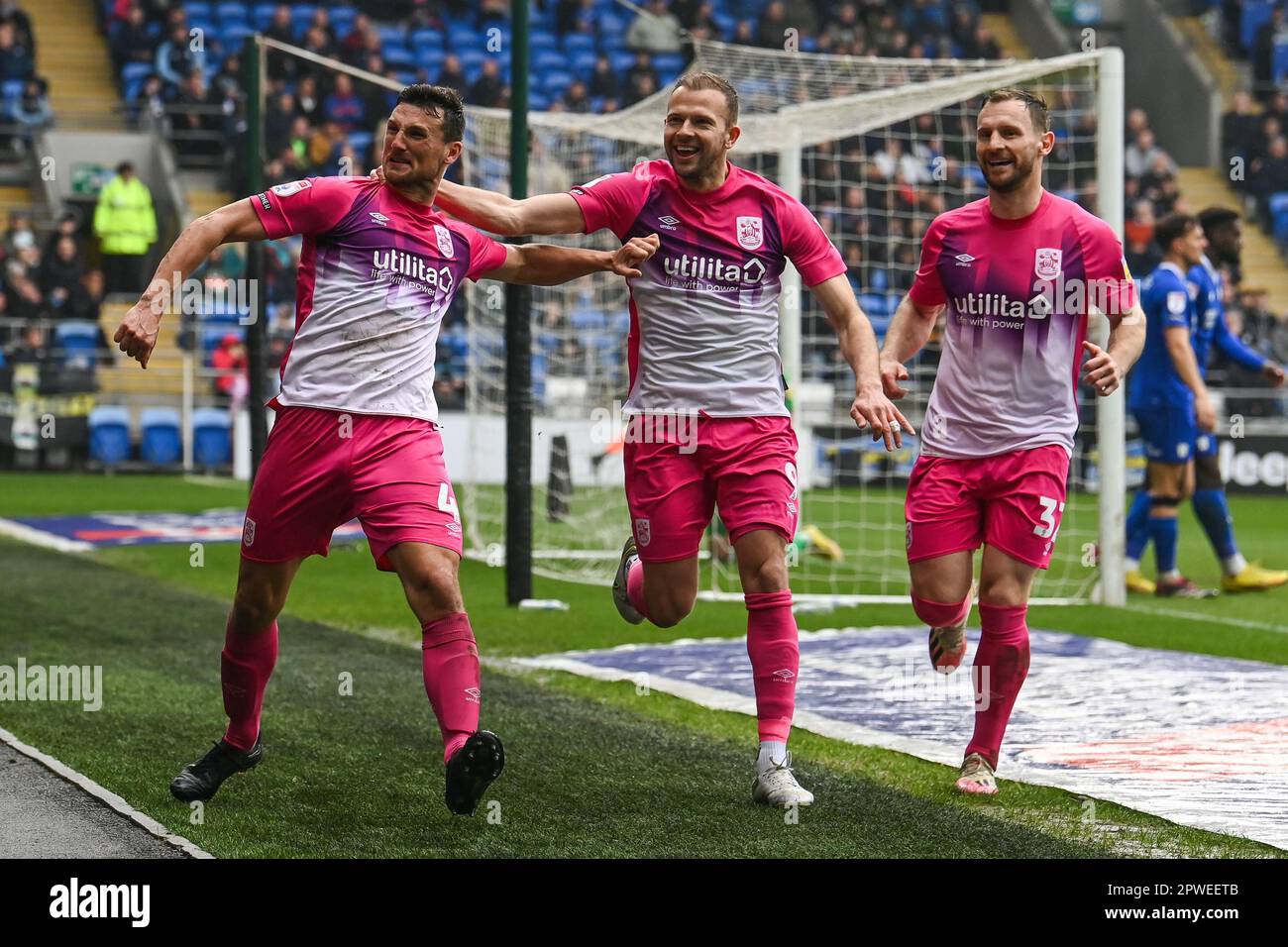 Matty Pearson #4 of Huddersfield Town celebrates his goal to make it 0 ...