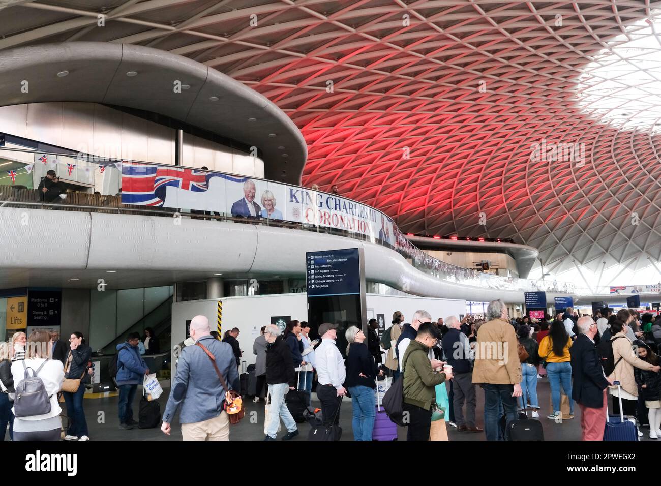 The cross of wales coronation hi-res stock photography and images - Alamy