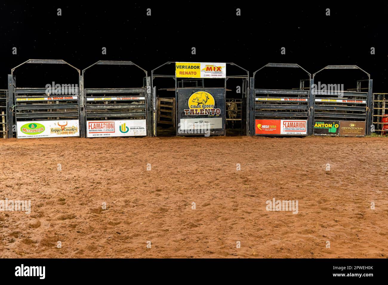 Small outdoor entertainment arena hi-res stock photography and images ...