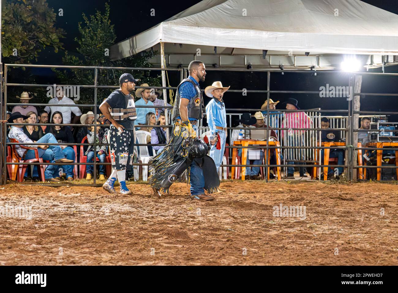 Itaja, Goias, Brazil - 04 21 2023: rodeo rider standing in the arena ...