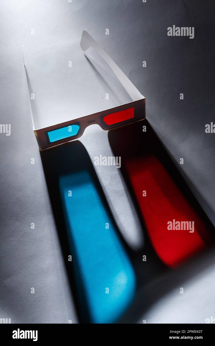 3D glasses that enhance the vividness of red and blue shadows. Enjoy ...