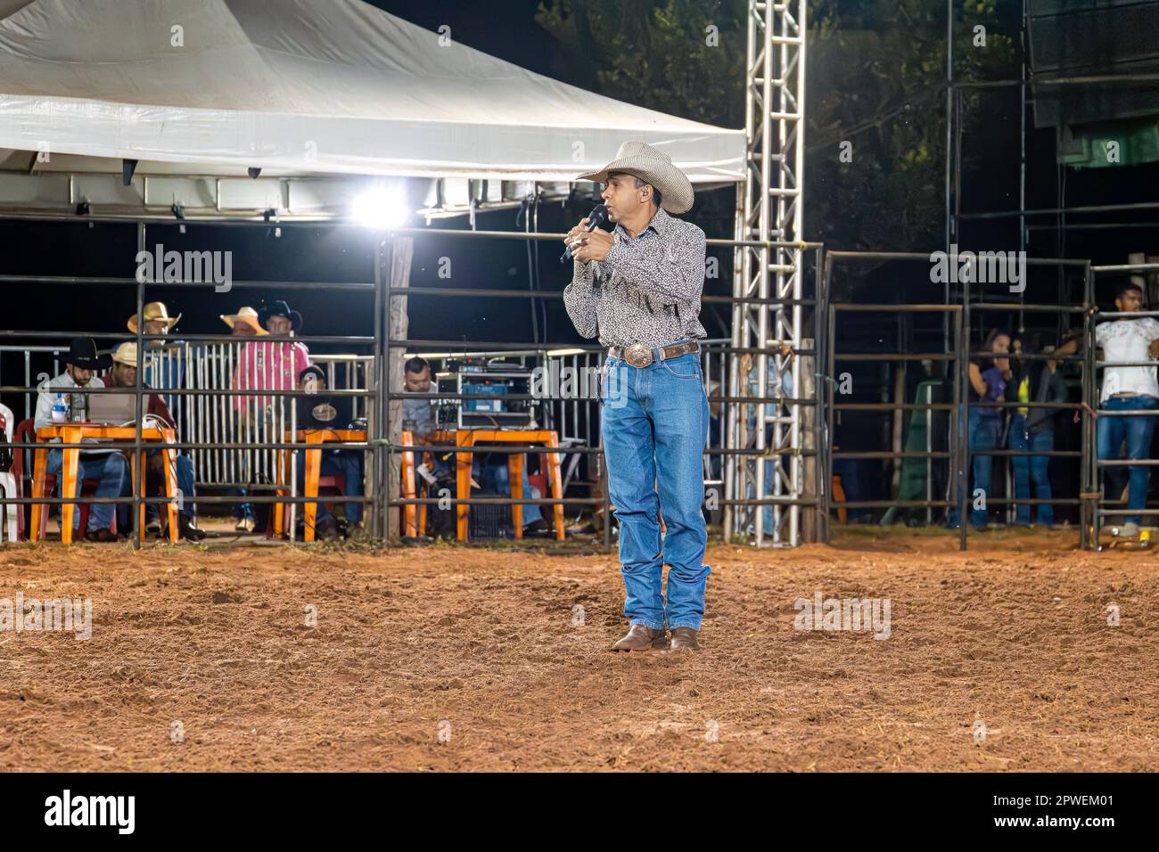 Microphone speaking costume hi-res stock photography and images - Alamy