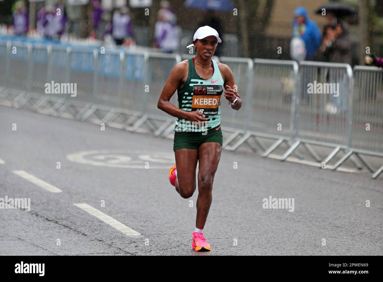 London, UK. 23rd Apr, 2023. Sutume Asefa KEBEDE, TCS London Marathon ...