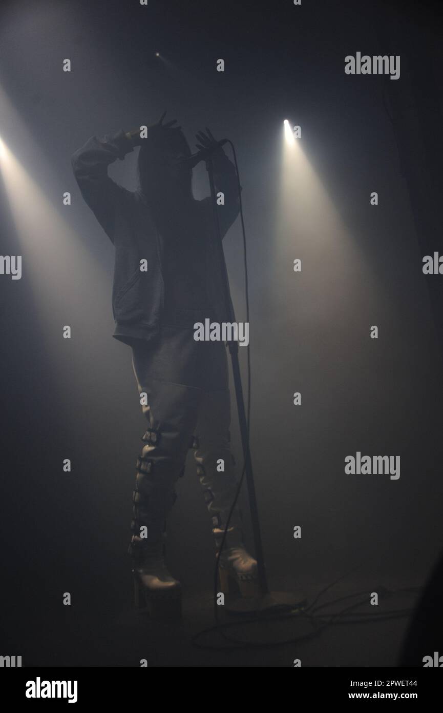 Knockdown center hi-res stock photography and images - Alamy