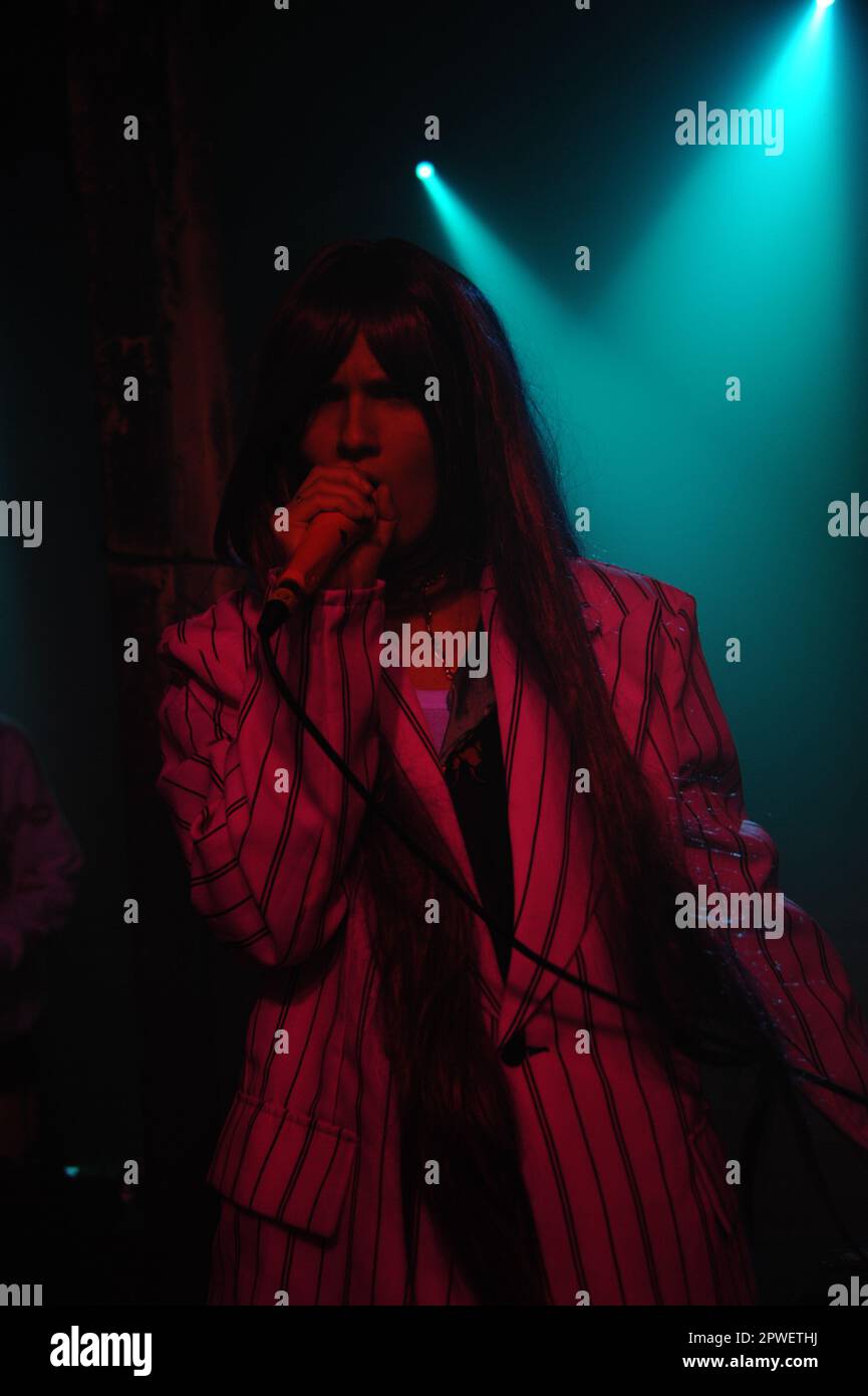 Knockdown center hi-res stock photography and images - Alamy