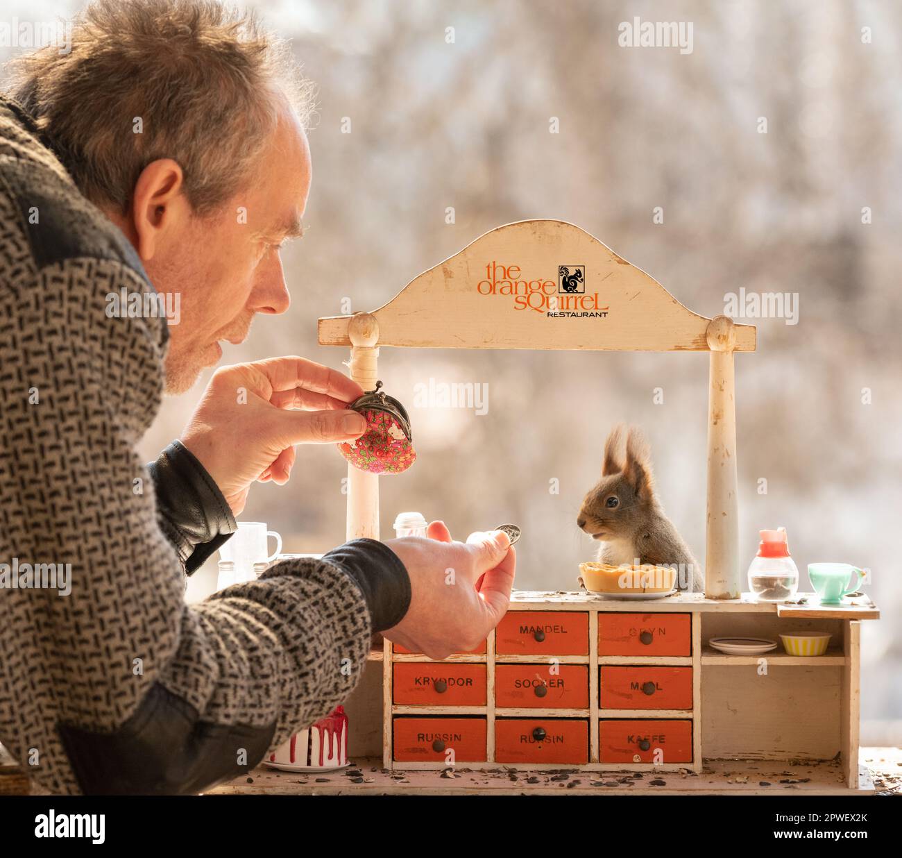 The squirrel pub hi-res stock photography and images - Alamy