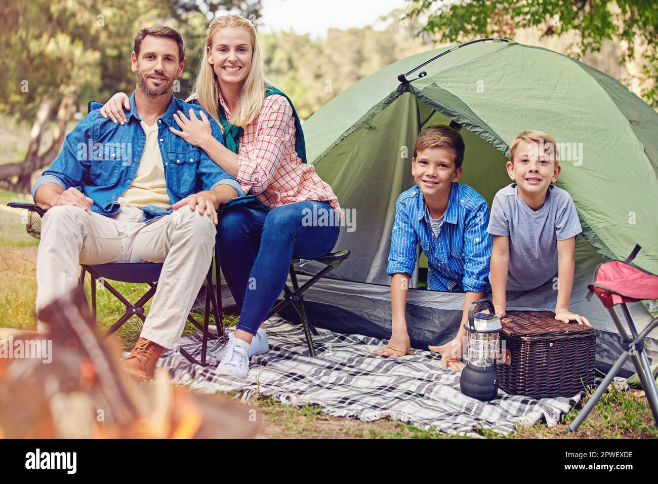 Family camping trips hi-res stock photography and images - Alamy