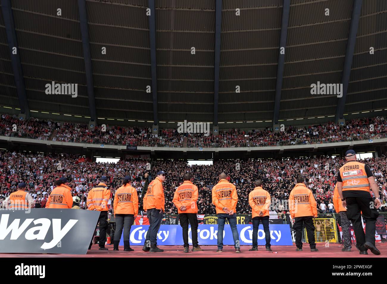 Soccer crowd stewards hi-res stock photography and images - Alamy