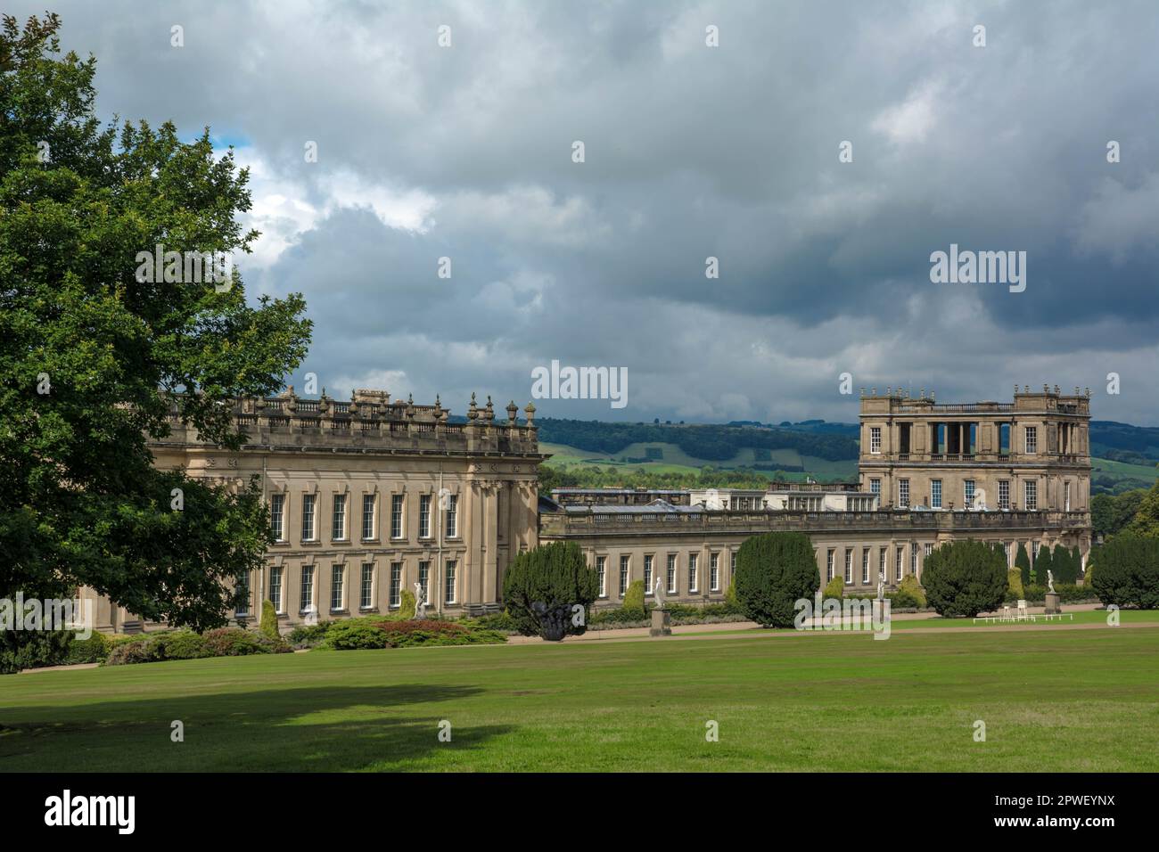 Chatsworth house gardens hi-res stock photography and images - Alamy