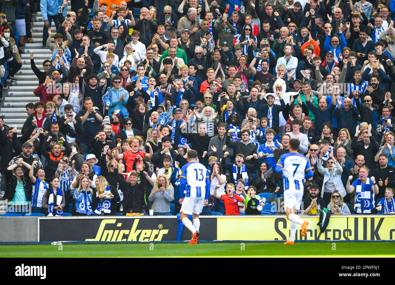 Football stadium fans goal hi-res stock photography and images - Alamy