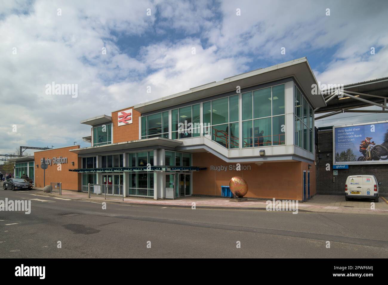 Rugby Station exterior, Railway Terrace, Rugby, Warwickshire, UK Stock ...