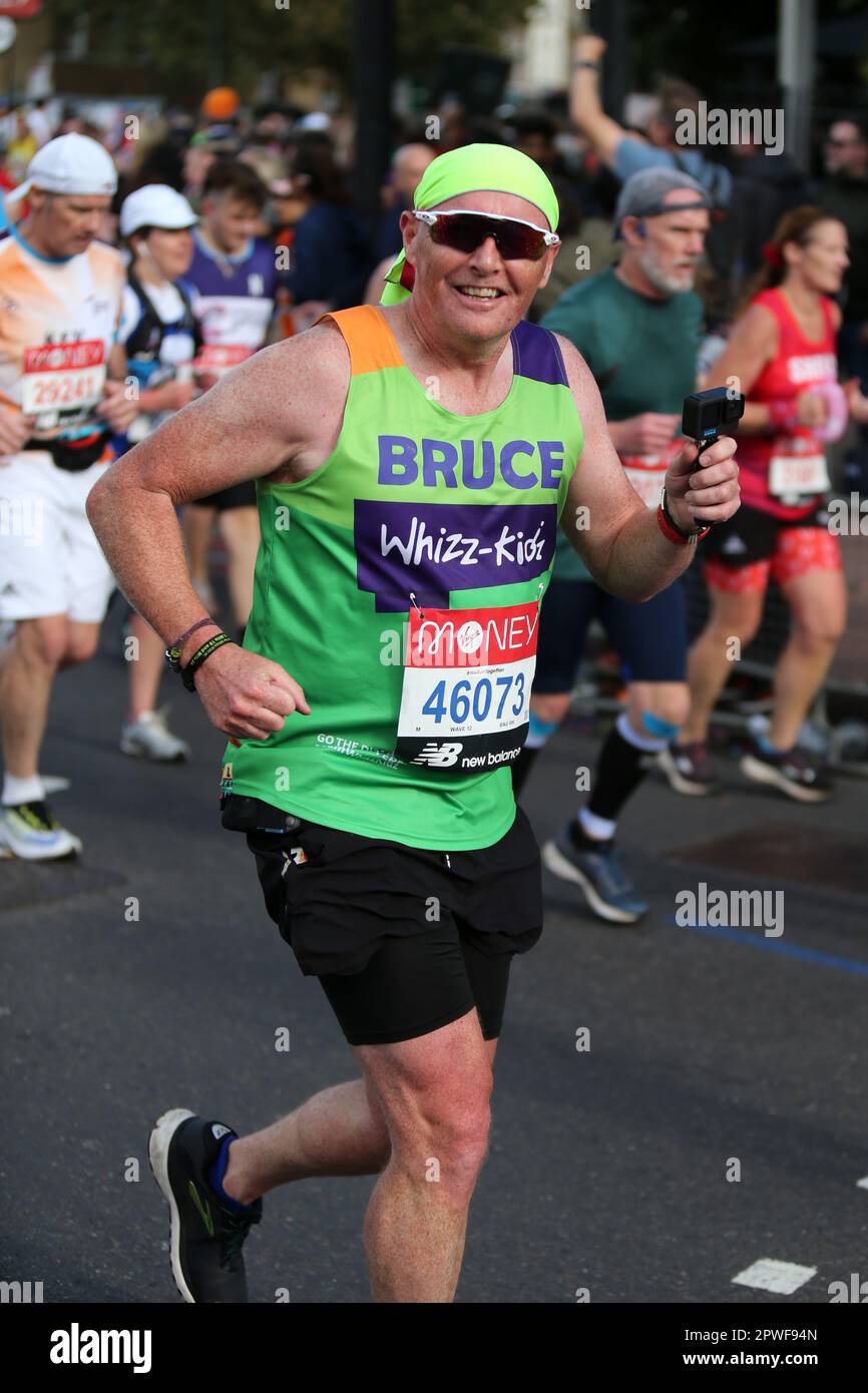 London, UK. 3rd Oct, 2021. Bruce McLean, (Bib 46073), running in the Virgin Money London ...