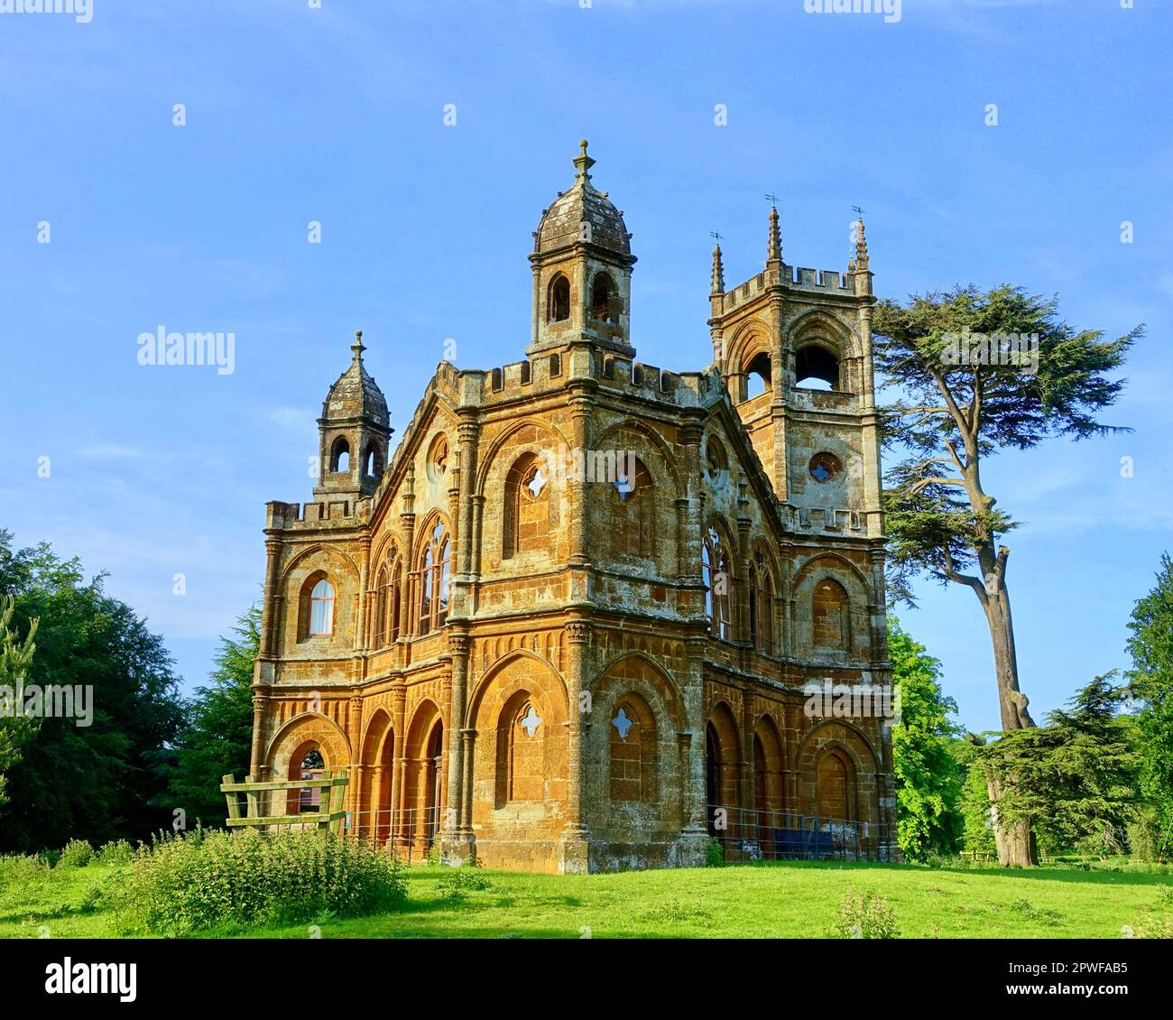 Gothic Temple, Stowe, Buckinghamshire, England Stock Photo - Alamy