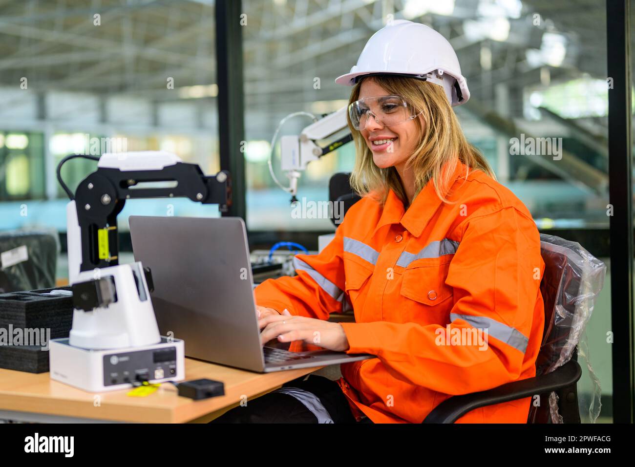 Mechanical training program hi-res stock photography and images - Alamy