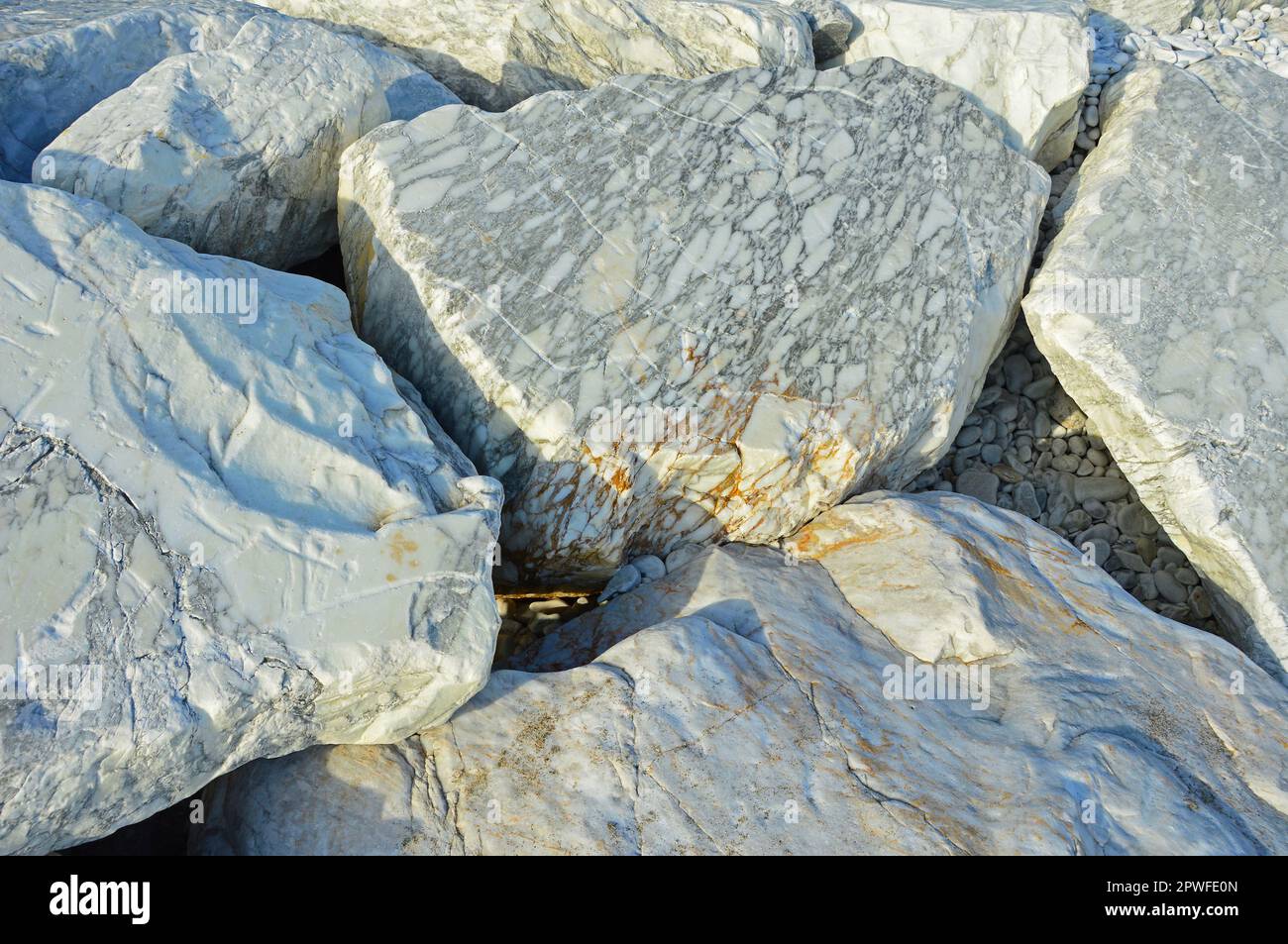Marble boulders hi-res stock photography and images - Alamy