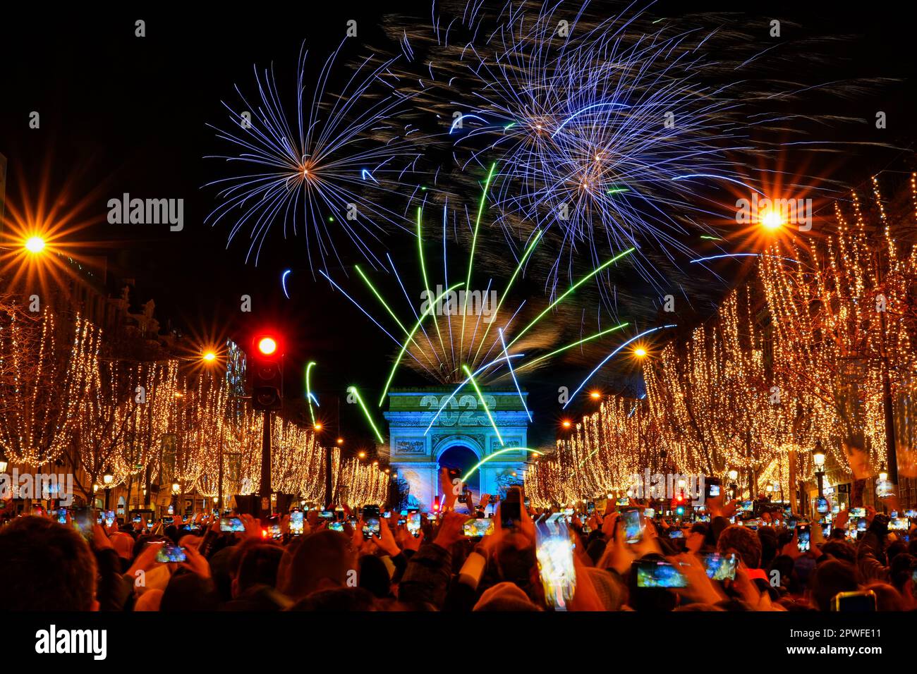 Paris new years eve fireworks hi-res stock photography and images - Alamy