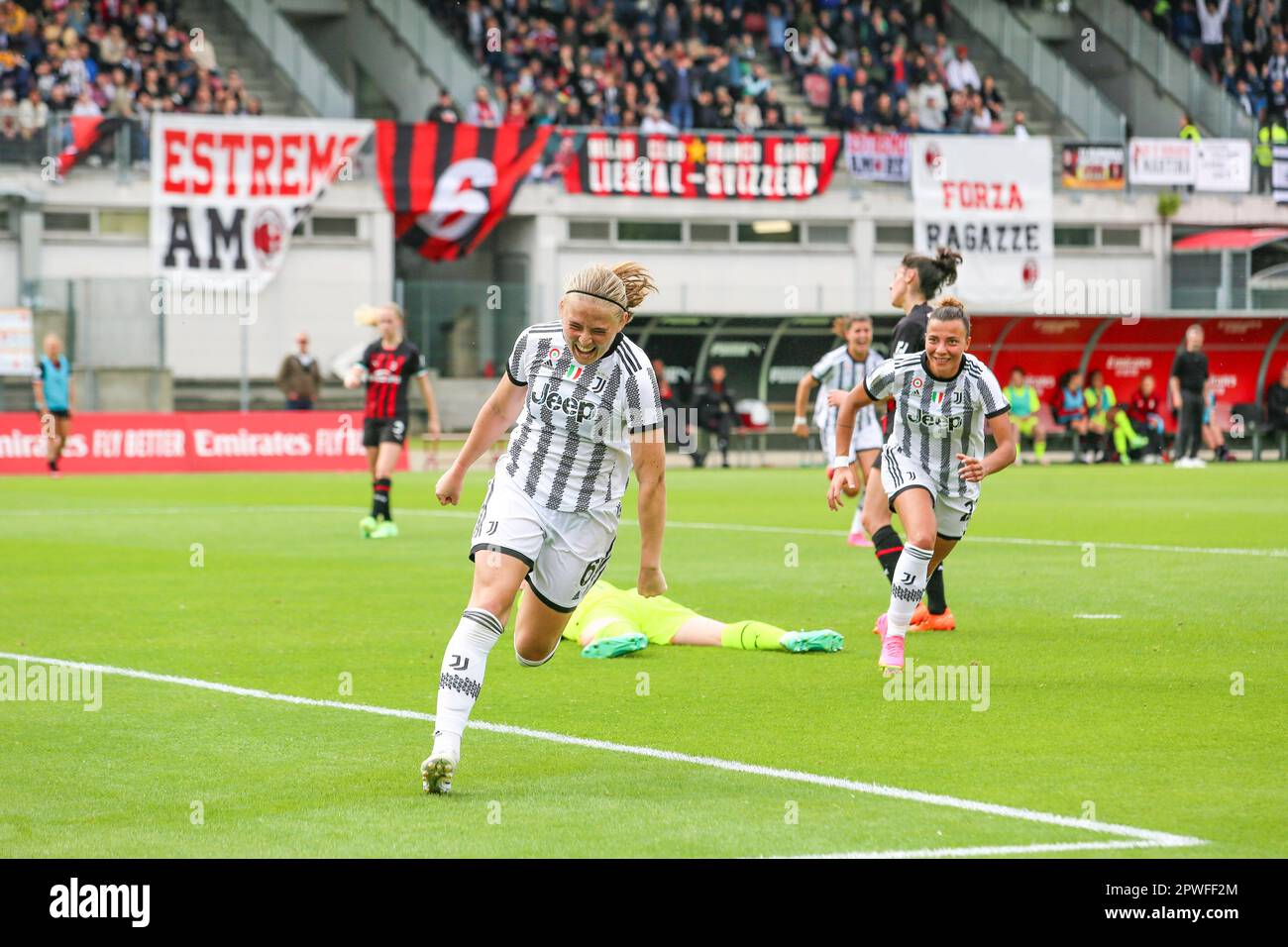 Women volleyball players hi-res stock photography and images - Alamy