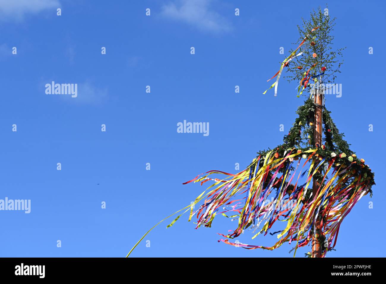 Leer, Germany. 30th Apr, 2023. The wreath of this year's maypole at the ...