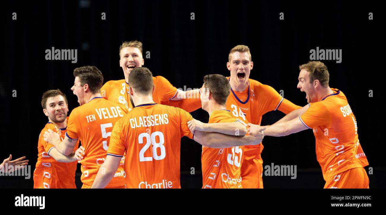 ALMERE - The Dutch men's handball team celebrate their victory during ...