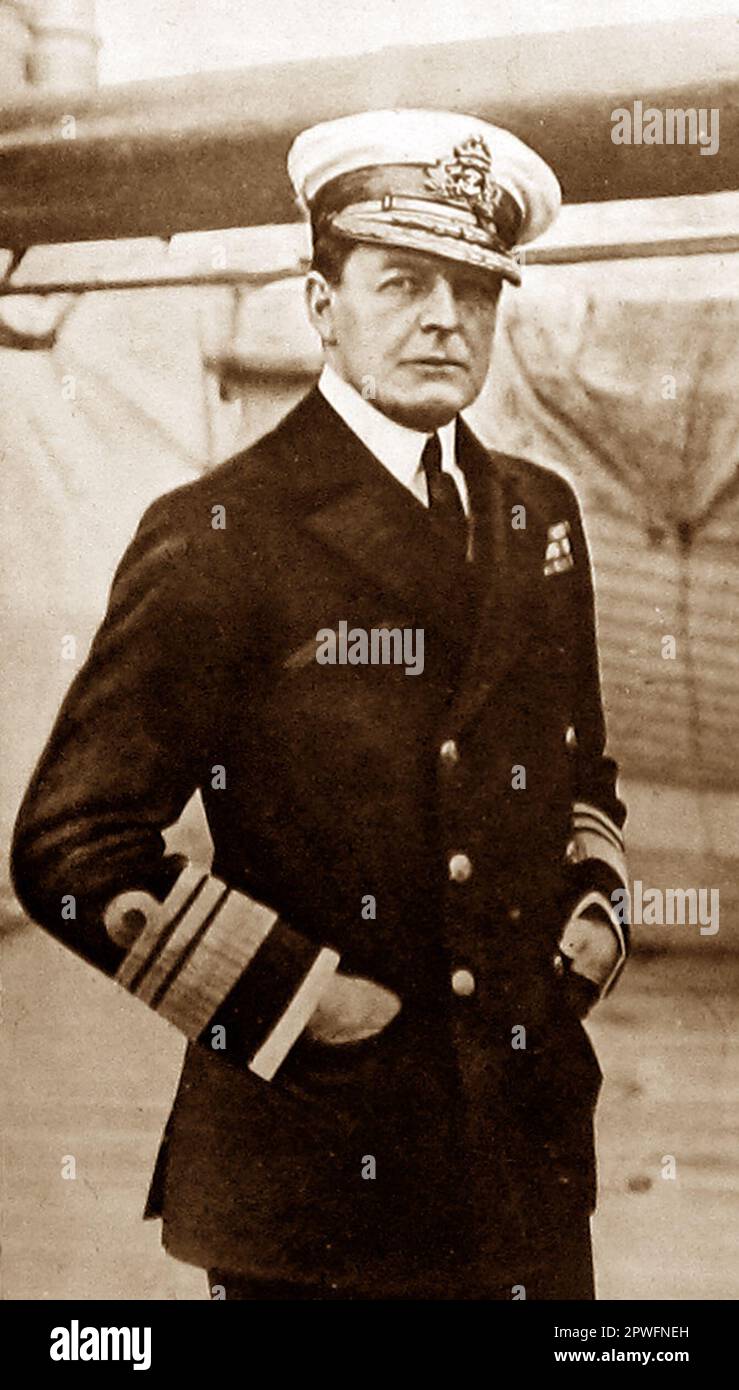 Navy rear admiral hi-res stock photography and images - Alamy