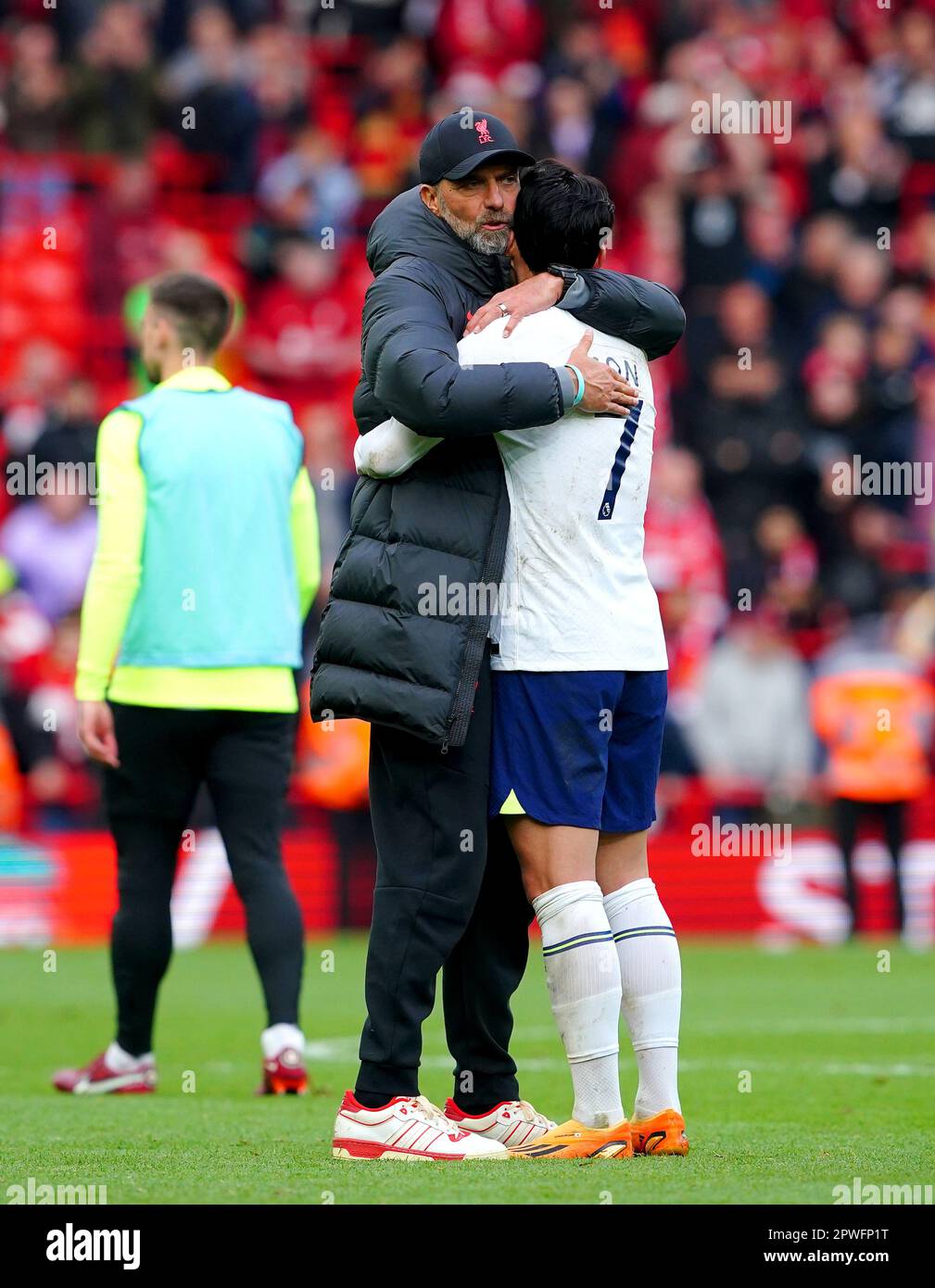 Liverpool manager Jurgen Klopp hugs Tottenham Hotspur's Son Heung-min ...