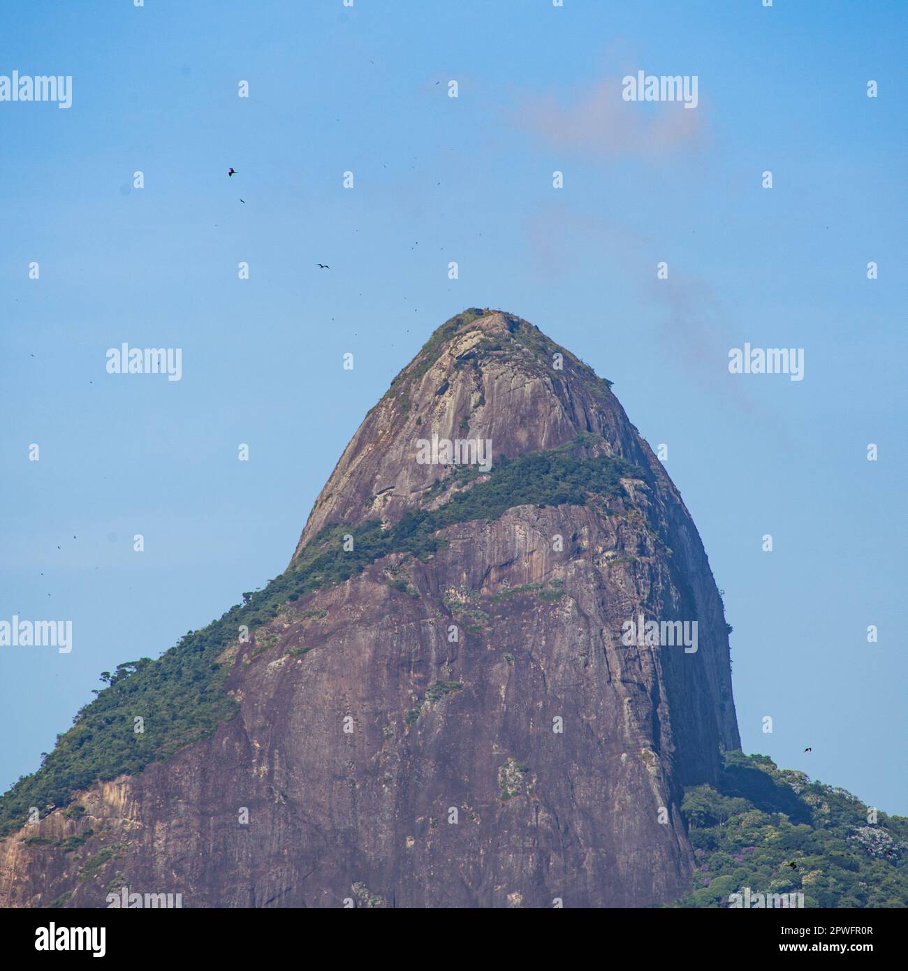 Rio janeiro dois irmaos hiking hi-res stock photography and images - Alamy