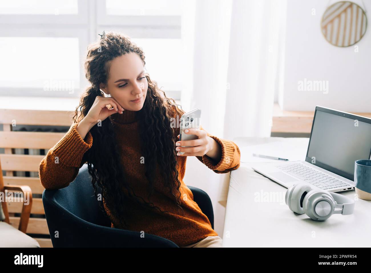 Technology based mobile learning hi-res stock photography and images ...