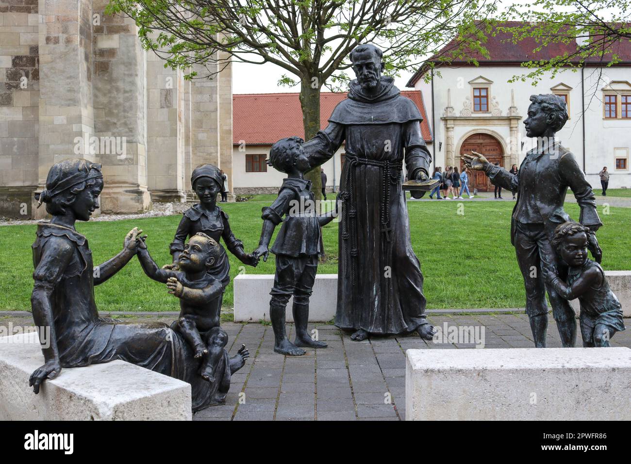 The multitude of statues made of bronze that can be found near the ...
